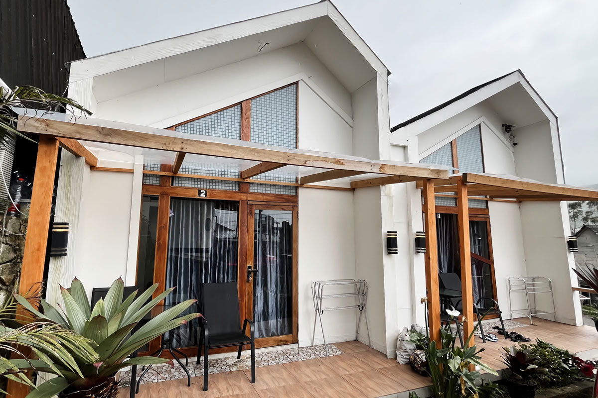 Cebong Indah Cabin, Dieng: Cabin Strategis untuk Nikmati Telaga Cebong ...